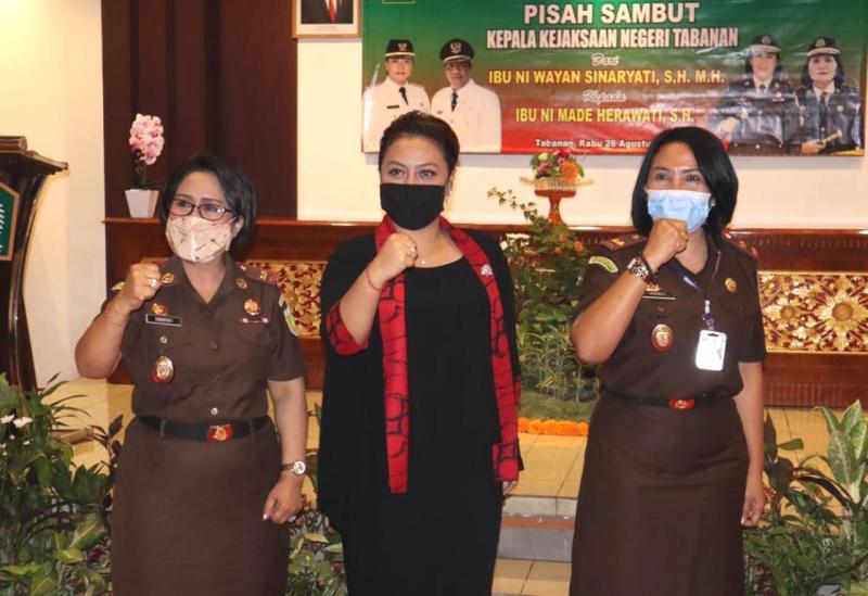 Bupati Eka Hadiri Pisah Sambut Kajari Tabanan | Bali Tribune Bupati Eka Hadiri Pisah Sambut Kajari Tabanan | Bali Tribune